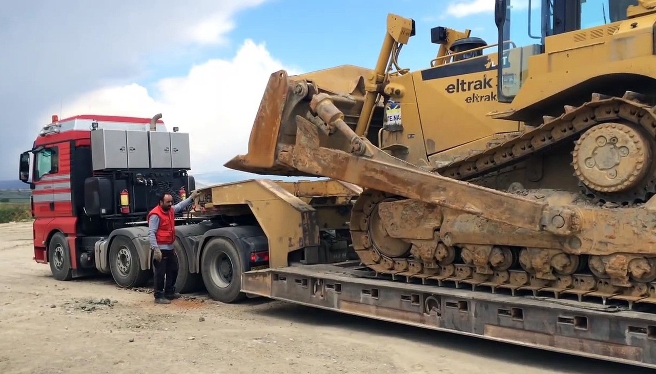 Best Bulldozer Hauling Guide In 2023 - Compare Hauling Rates